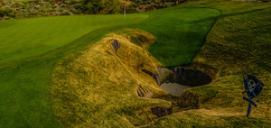 '4-Meter-Deep Bunkers' & 'Boat Rides After Tee Shots'—Unique Course Designs